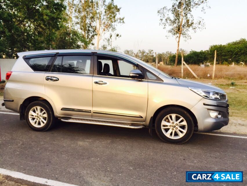 Bronze Color Innova Crysta at Katherine Lederman blog