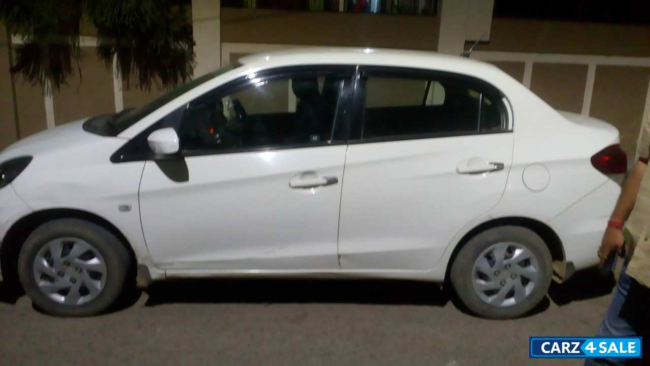 Honda Amaze White Diesel