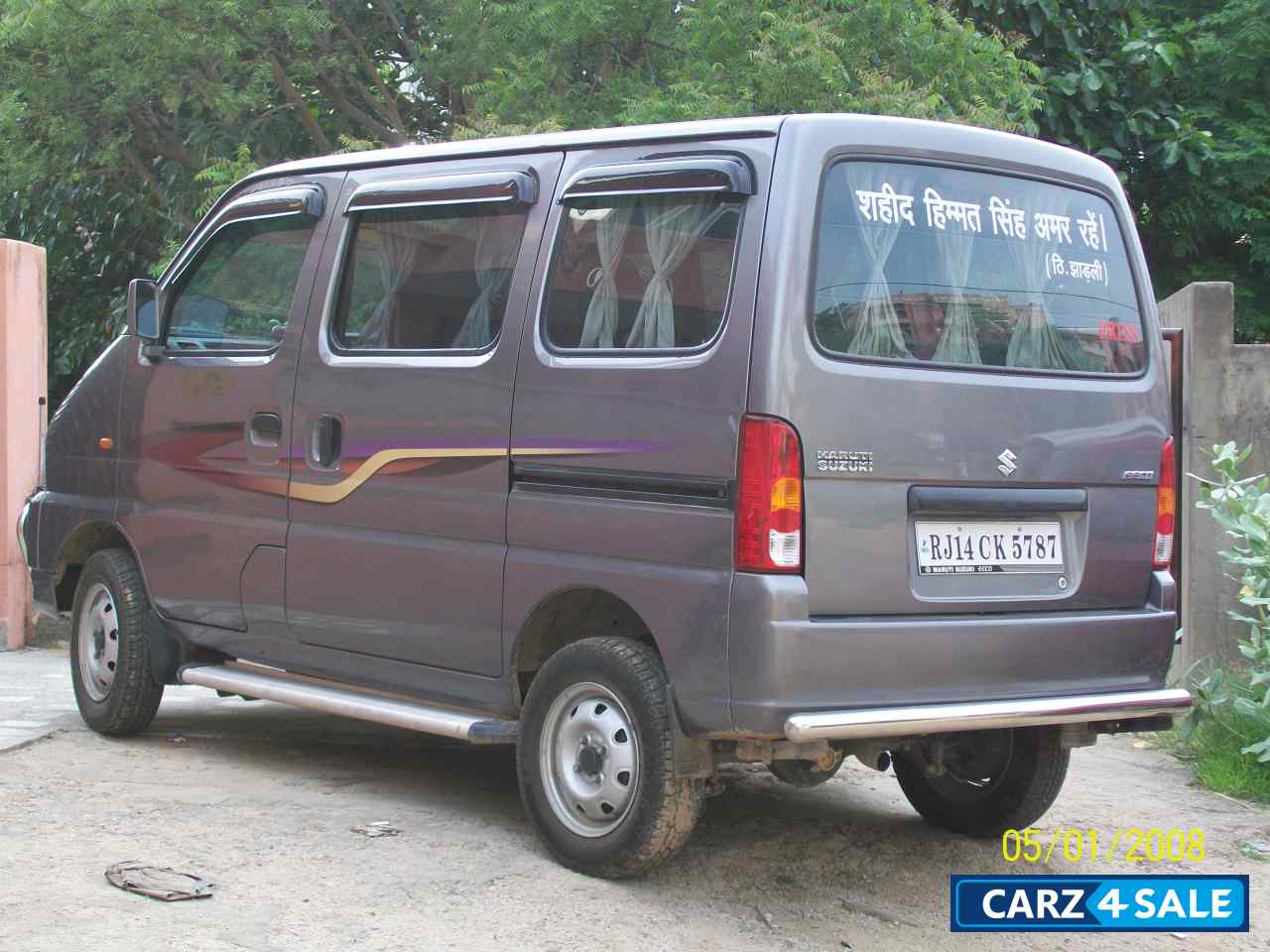 Maruti Suzuki Eeco Grey