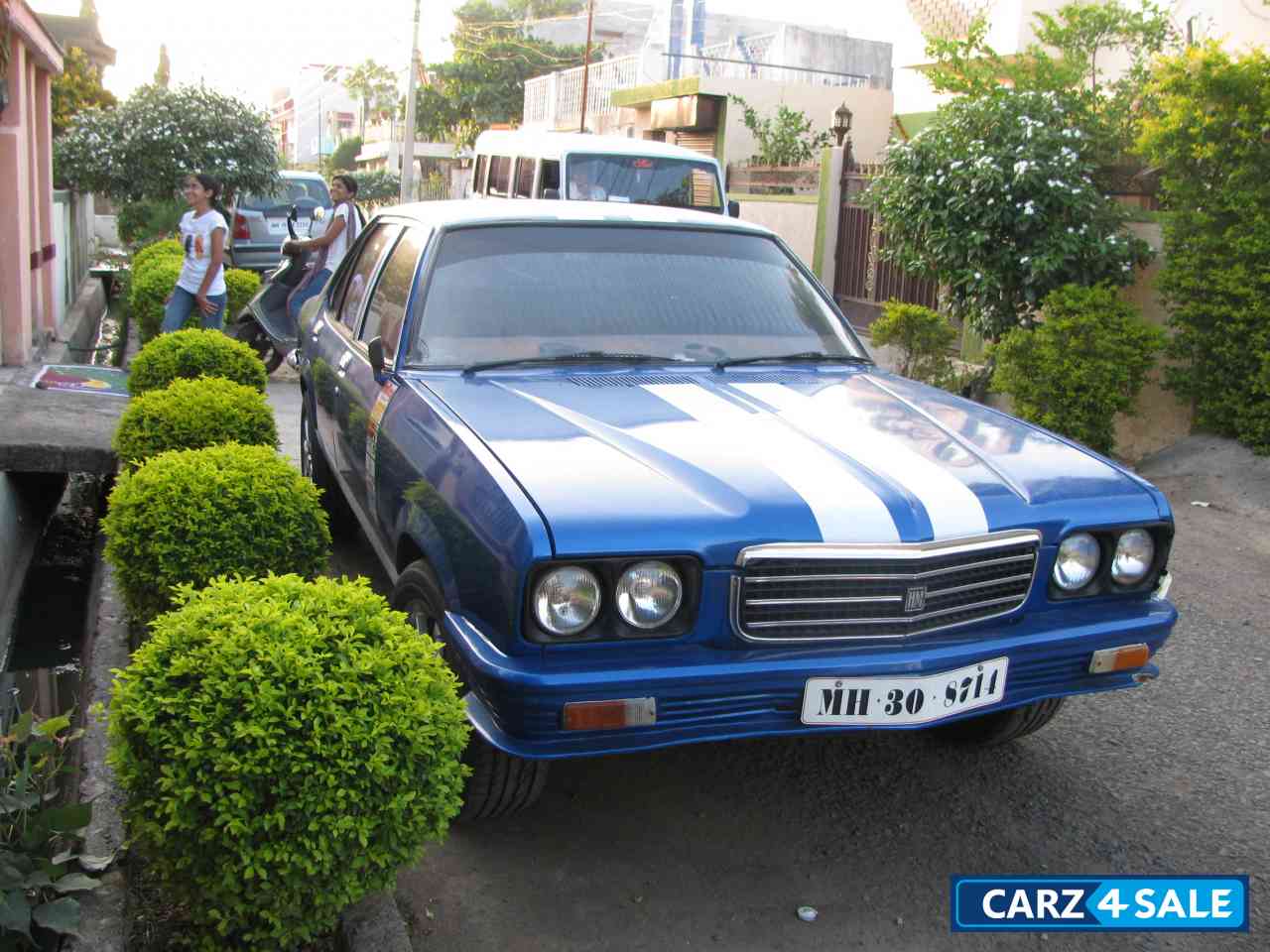 Blue Hindustan Motors Contessa Picture 7. Car ID 399. Car located in ...